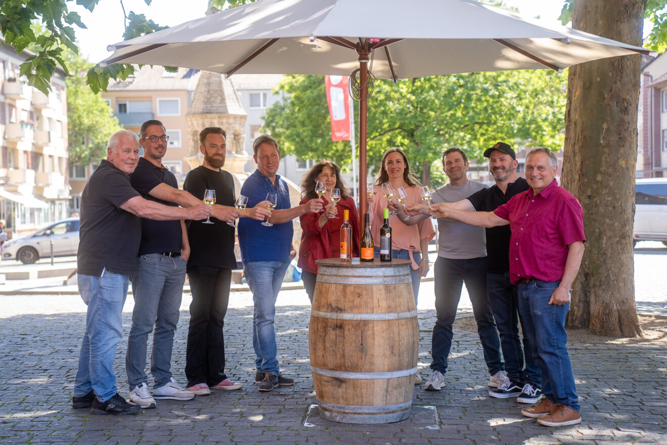 Wormser Marktwinzer spenden an das Wormser Frauenhaus - WO! Magazin ...