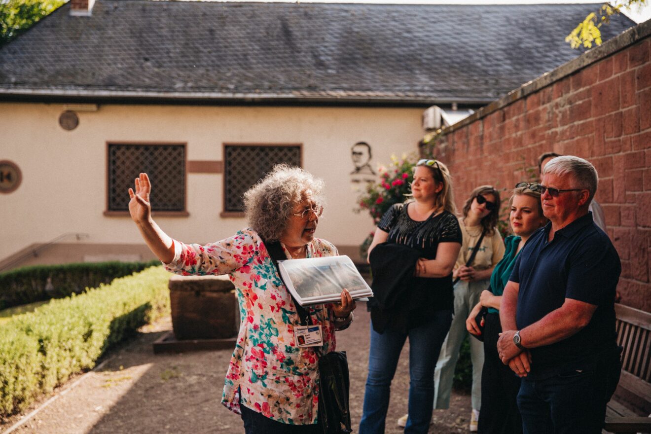 Auf den Spuren der Nibelungen: Öffentliche Nibelungenführung am ...